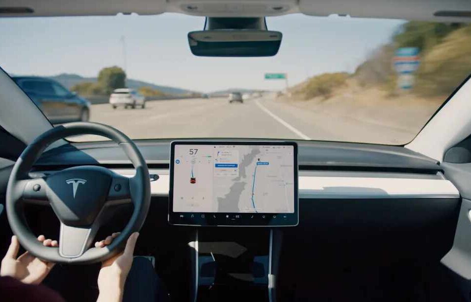 Tesla driver using autopilot crashes into Texas home, killing woman ...